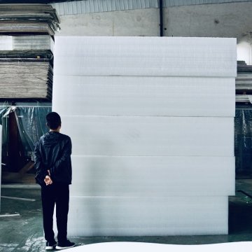 What are the advantages of honeycomb structure?